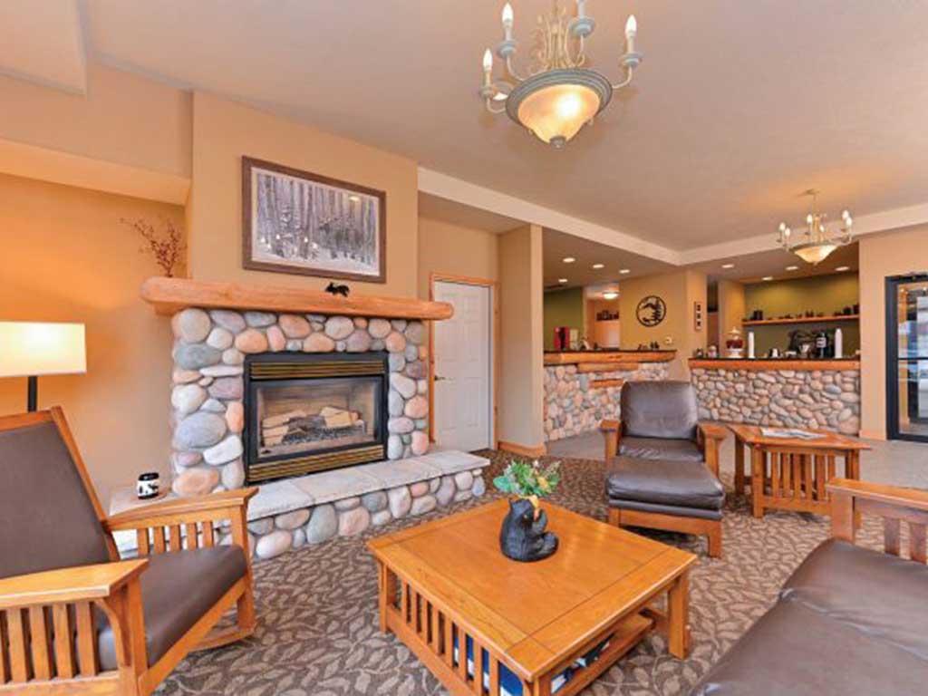 Cedar Street Hotel and Suites - International Selkirk Loop